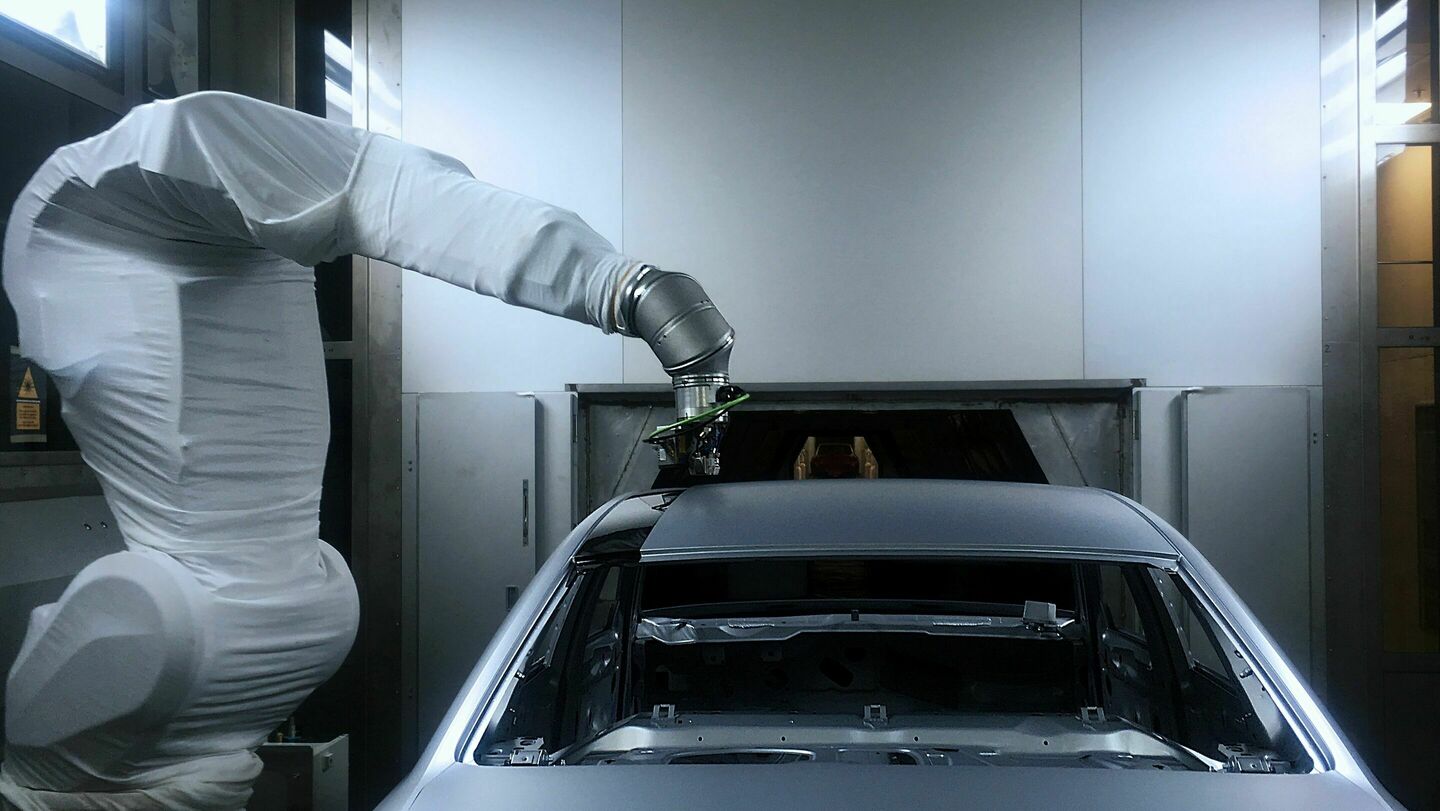 Contrasting paintwork in just one spray process: Audi tests overspray ...